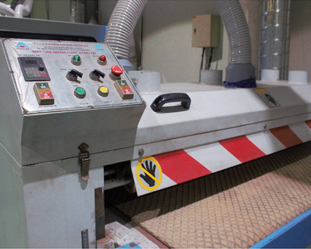 Single drum wire brush machine - Công ty Cơ Khí Hồng Ký